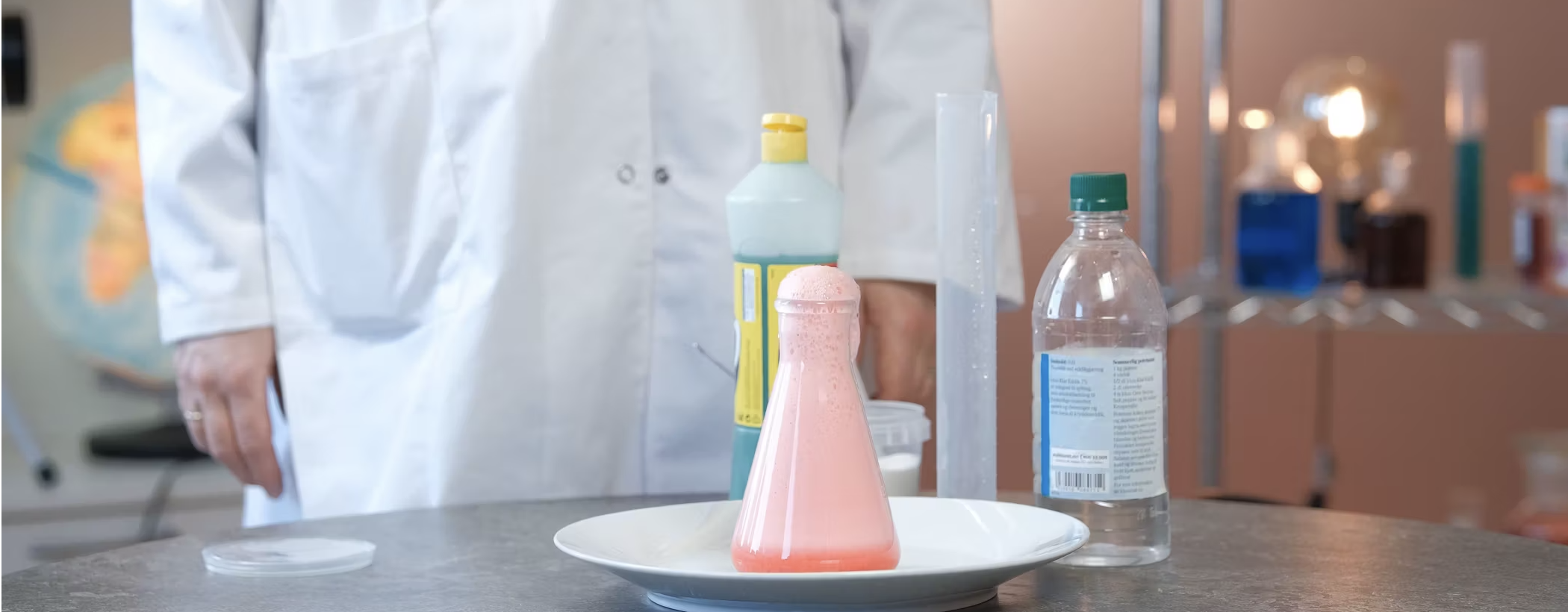 Vulkan i flaska - Experiment för barn 🧪 - Forskarfabriken